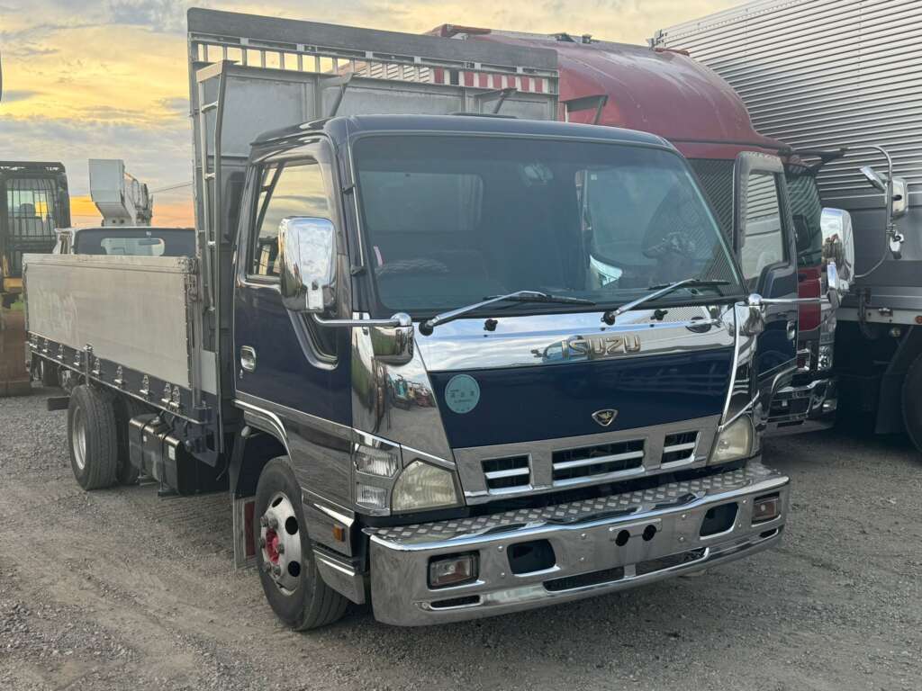 Isuzu Elf Drop Side - Nippon Trucks